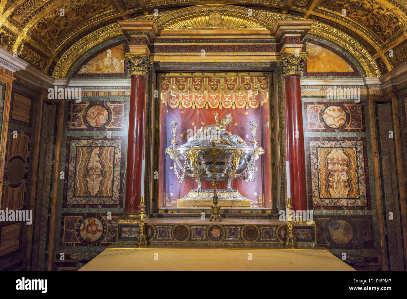 Reliquary of the Holy Crib, Basilica of Santa Maria Maggiore interior ...