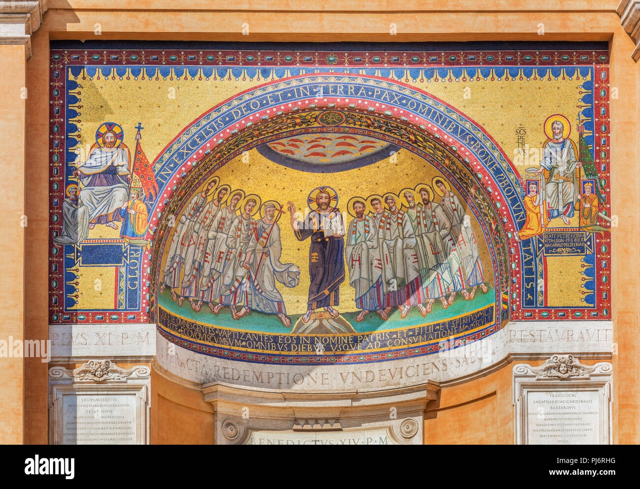 Byzantine mosaics in the apse of the Leonian Triclinium, main hall of ...