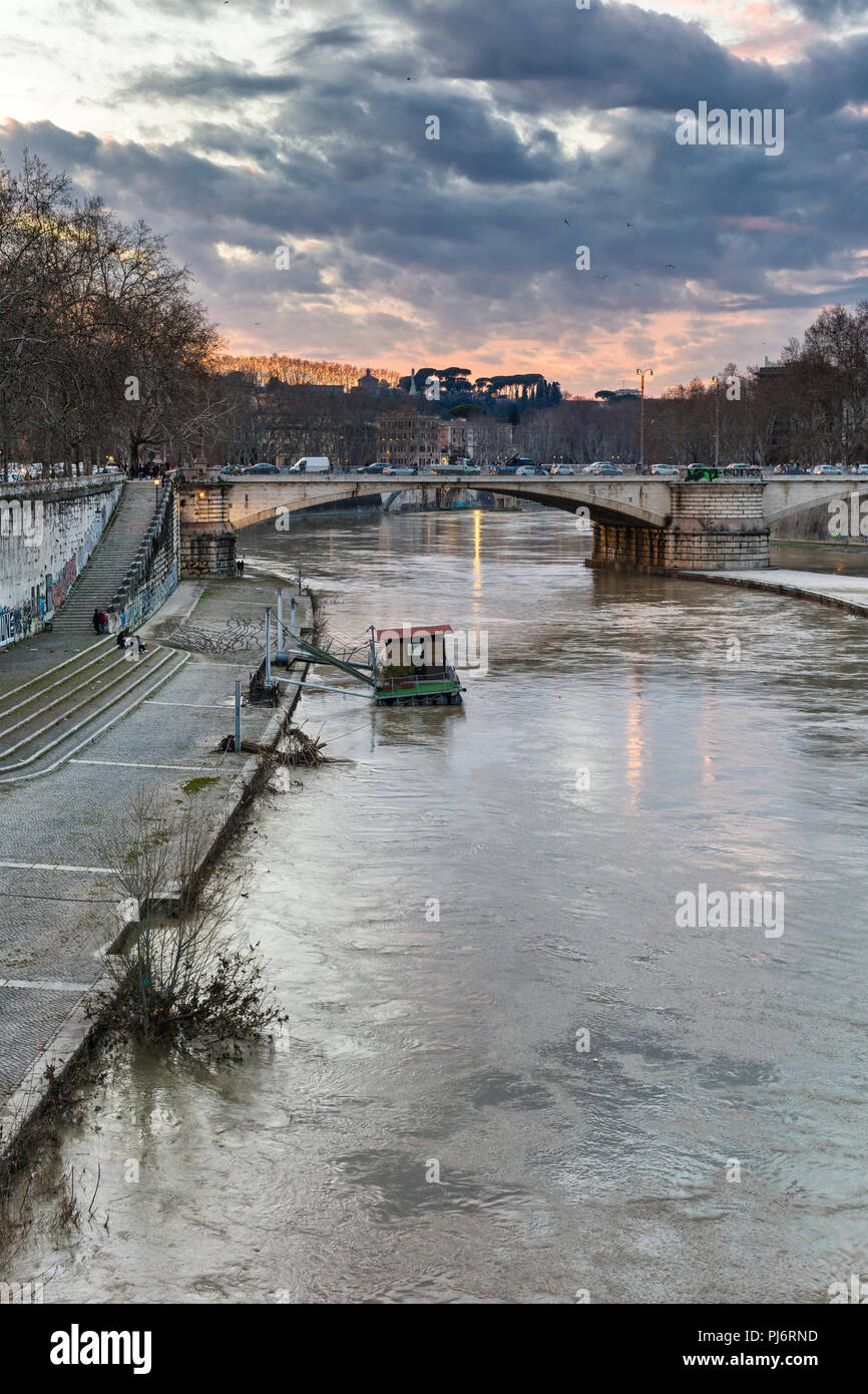 Ponte garibaldi hi-res stock photography and images - Alamy
