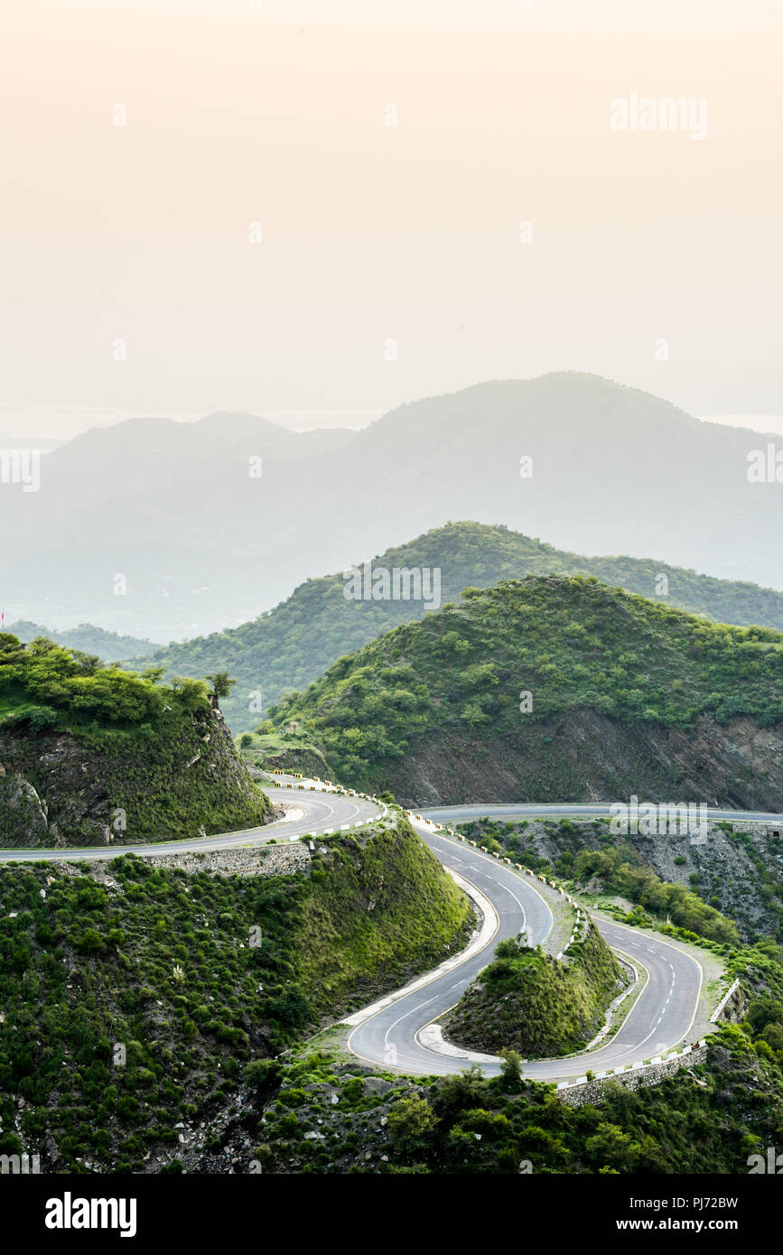 Mountain range sunset hi-res stock photography and images - Alamy