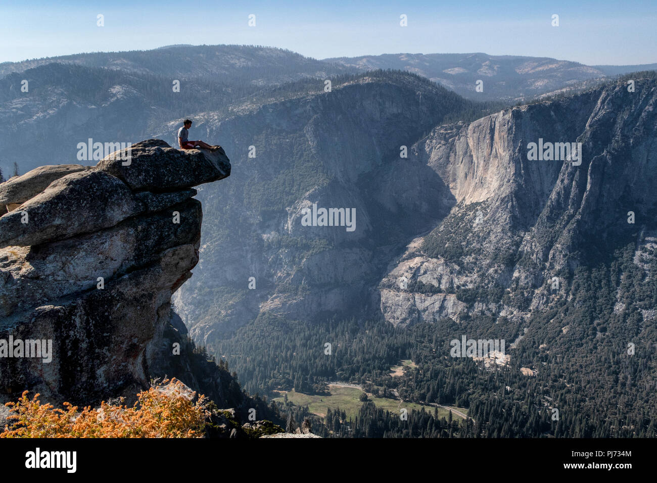 Overhanging Rock High Resolution Stock Photography and Images - Alamy