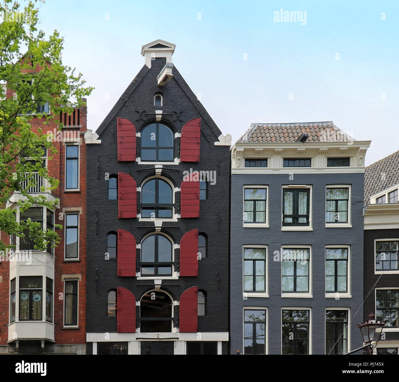 Traditional dutch architecture hi-res stock photography and images - Alamy