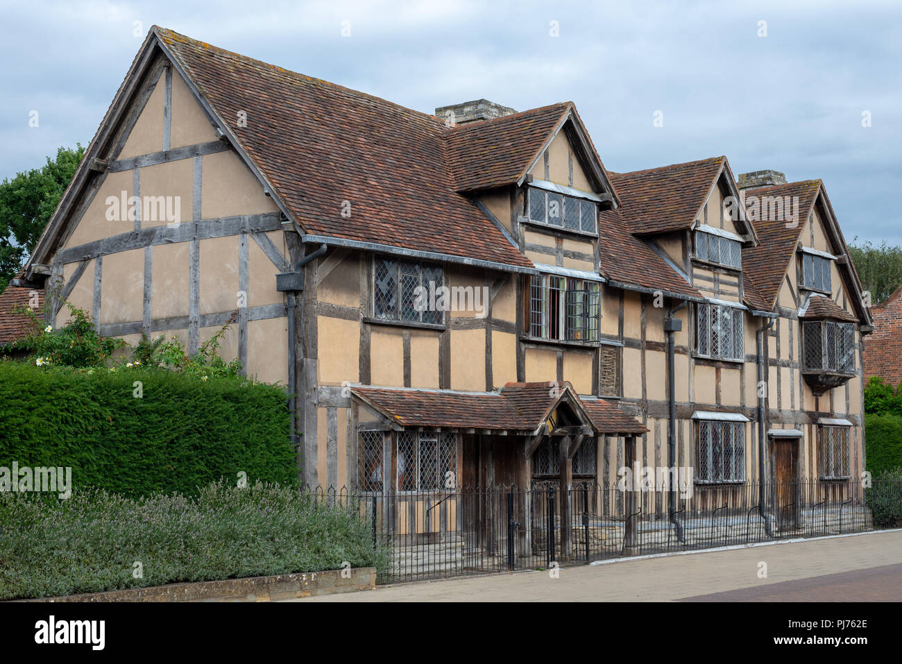 William shakespeares birthplace hi-res stock photography and images - Alamy