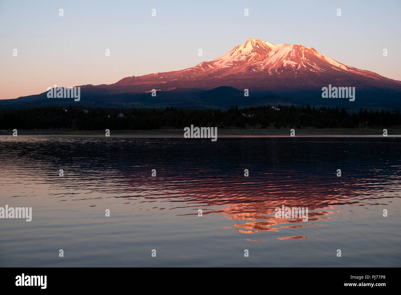 Mt shasta shastina hi-res stock photography and images - Alamy