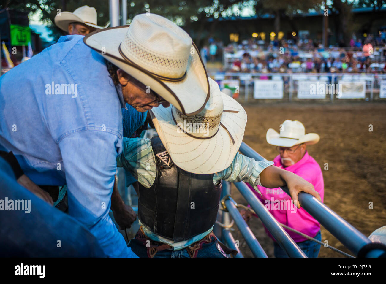 Pink cowboy hat hi-res stock photography and images - Alamy