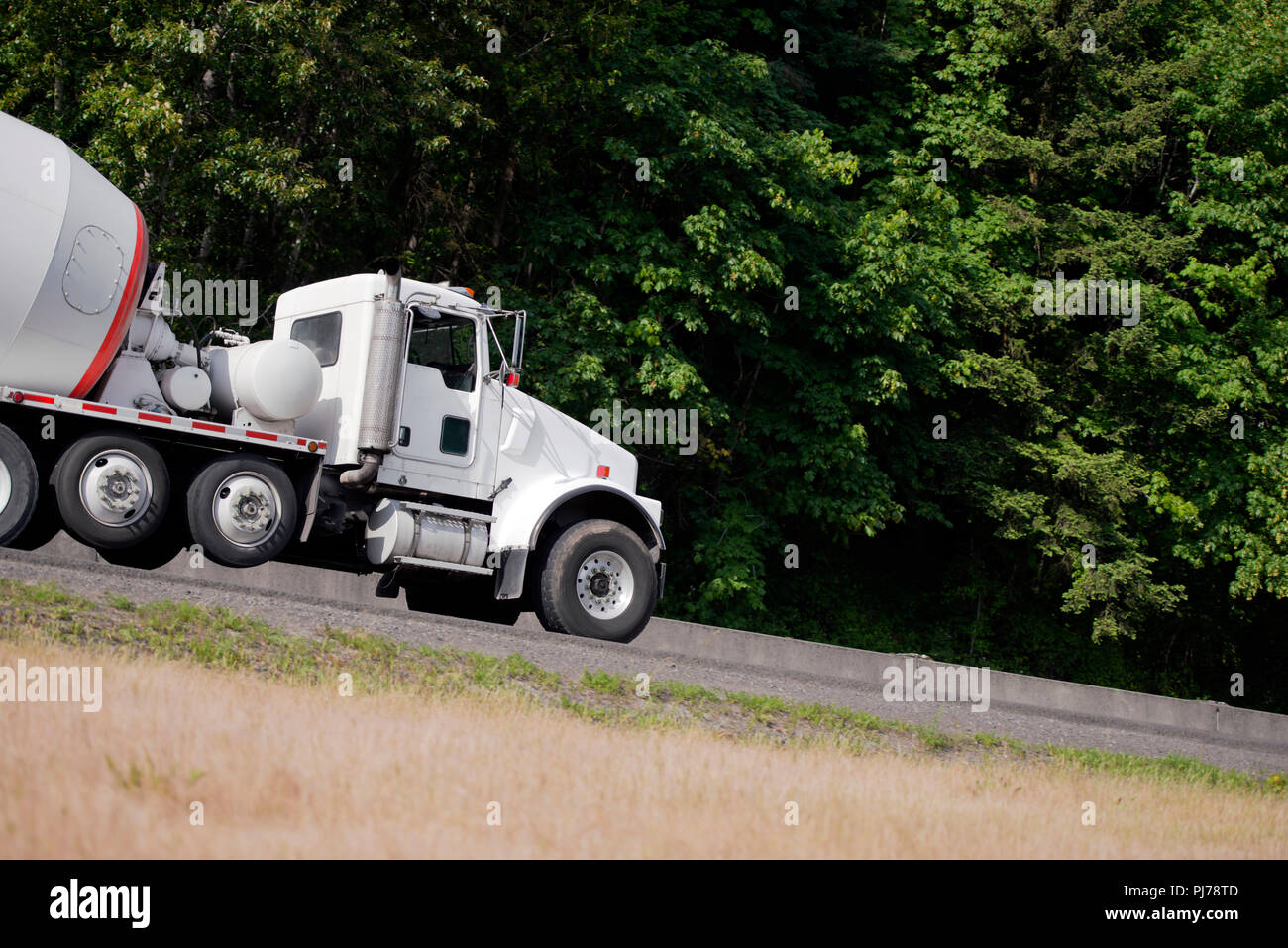 Construction companies are actively using rigs semi trucks to transport ...