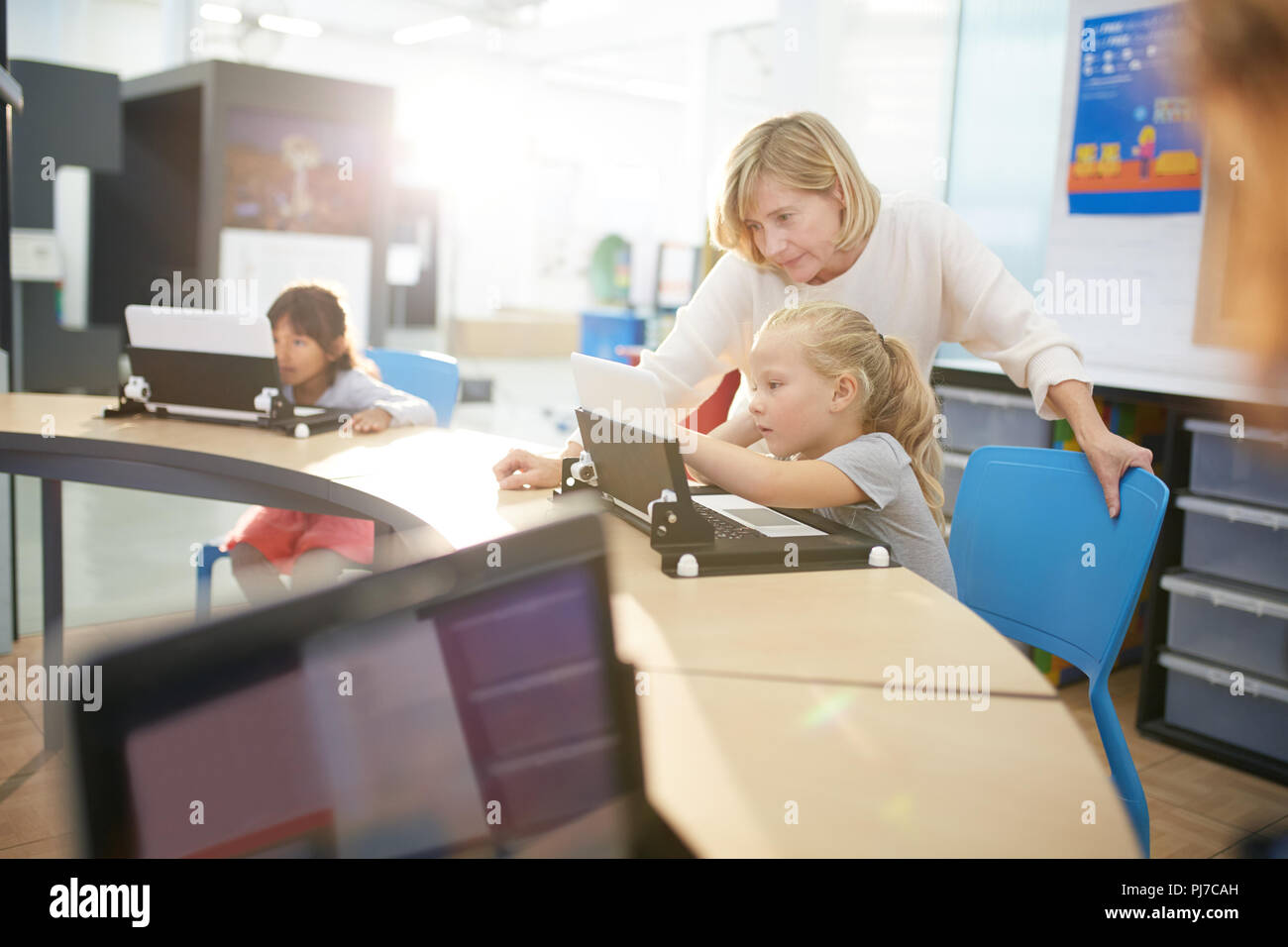 Student learning in laptop hi-res stock photography and images - Alamy