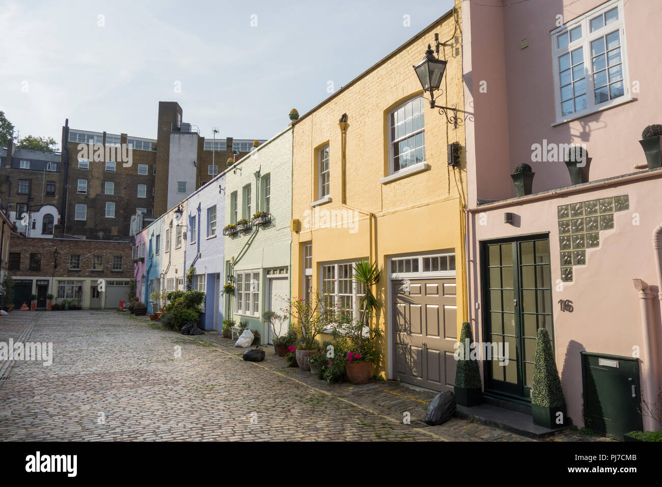 Mews houses on Conduit Mews, Paddington, London, W2, UK Stock Photo - Alamy