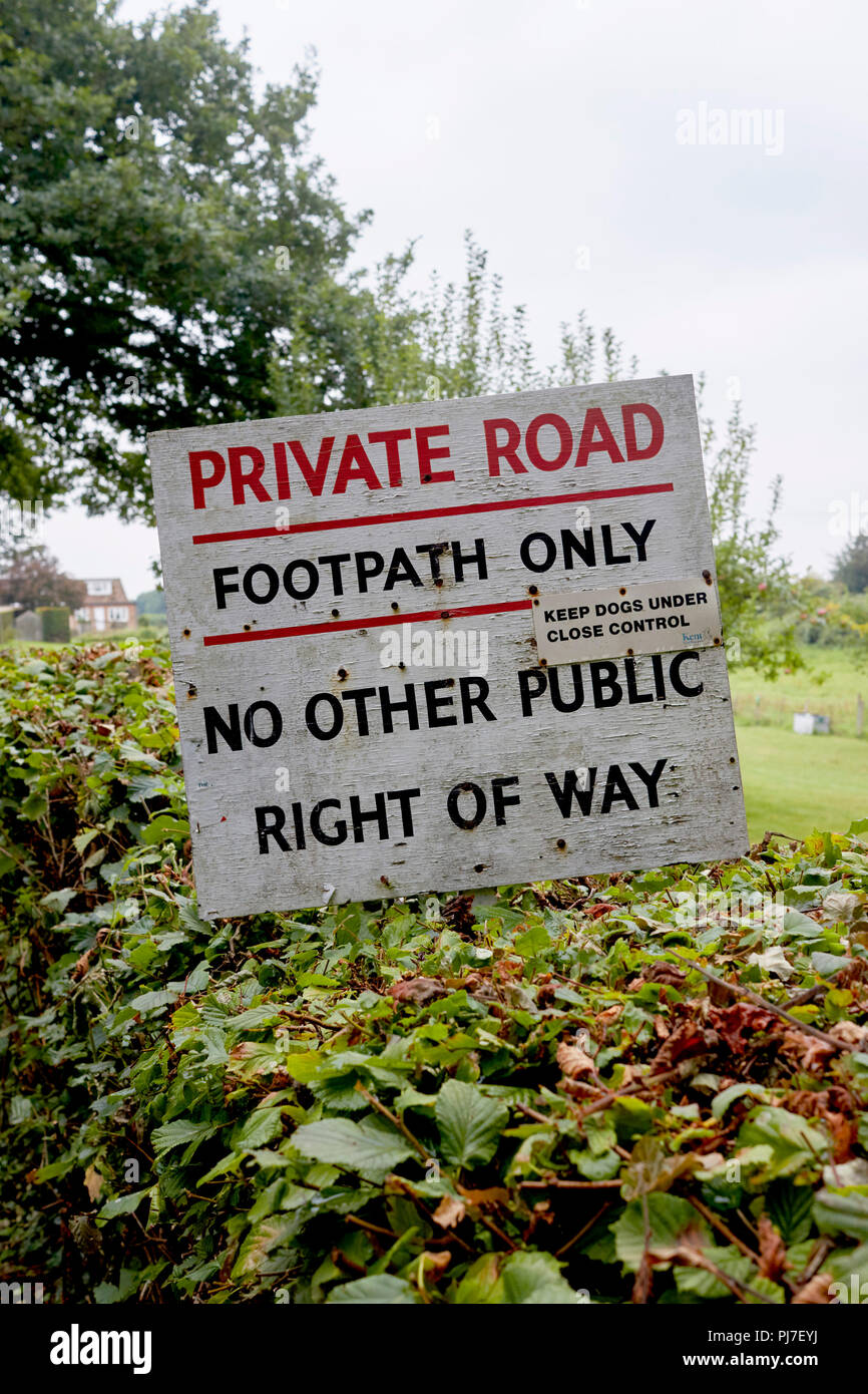 Private road no entry sign hi-res stock photography and images - Alamy