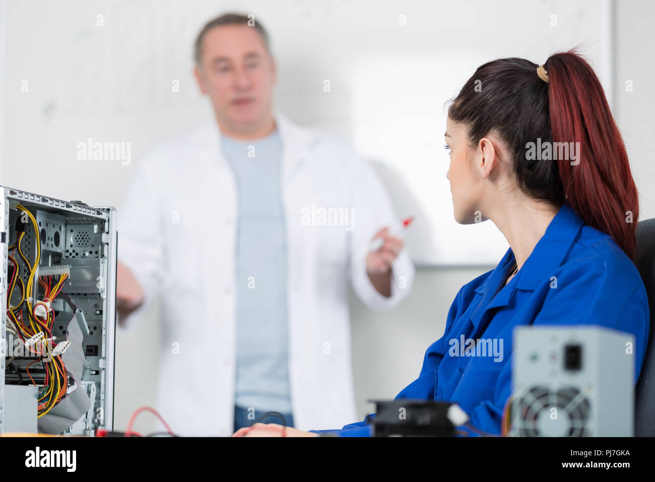 Electronic equipment assembler hi-res stock photography and images - Alamy