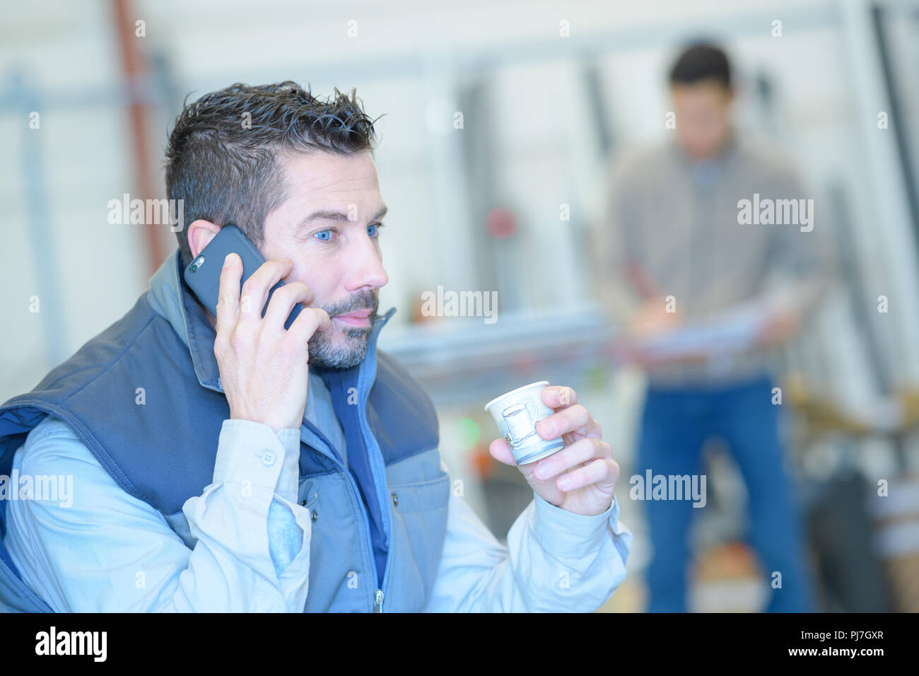 Conversation on stage hi-res stock photography and images - Alamy