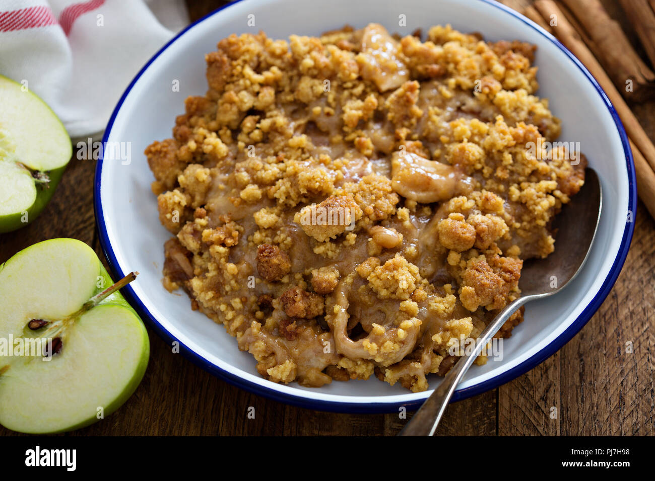 Caramel apple crumble with cinnamon, fall dessert recipe Stock Photo ...