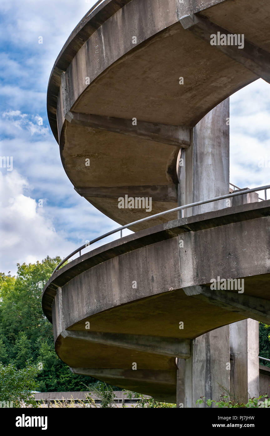Concrete walkway architecture hi-res stock photography and images - Alamy