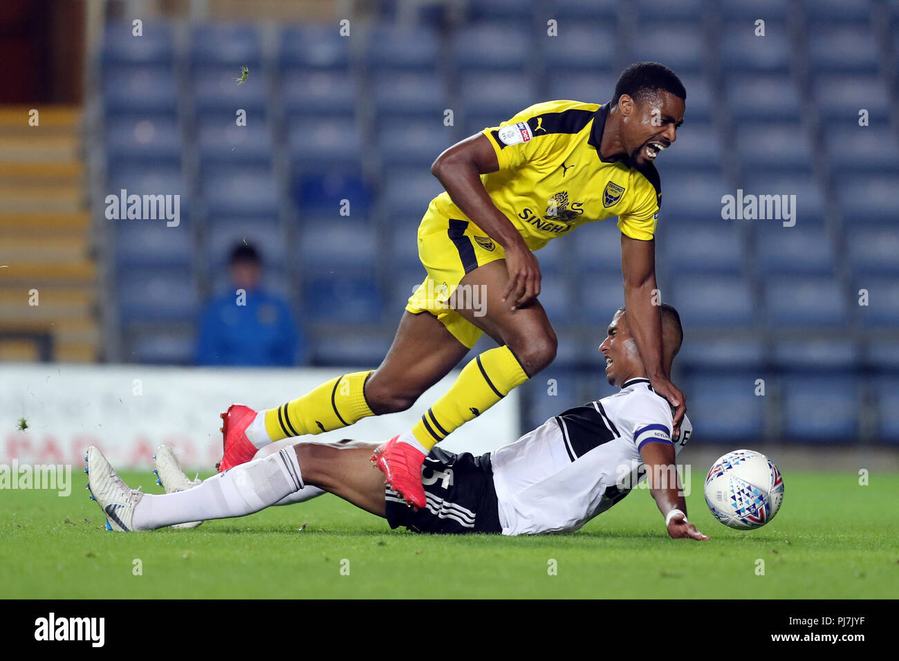 Oxford uniteds jonathan obika hi-res stock photography and images - Alamy