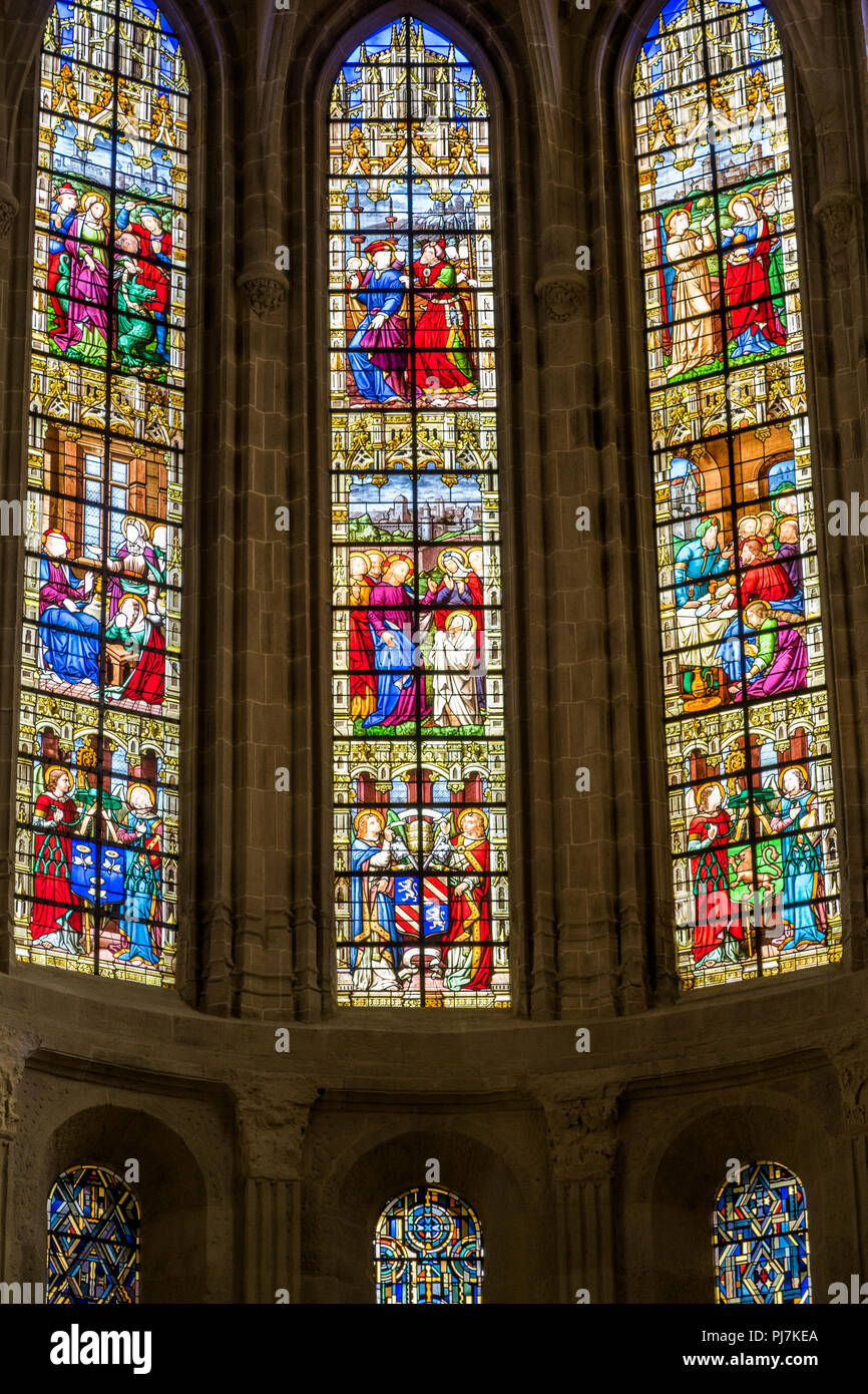 Reims cathedral stained glass hi-res stock photography and images - Alamy