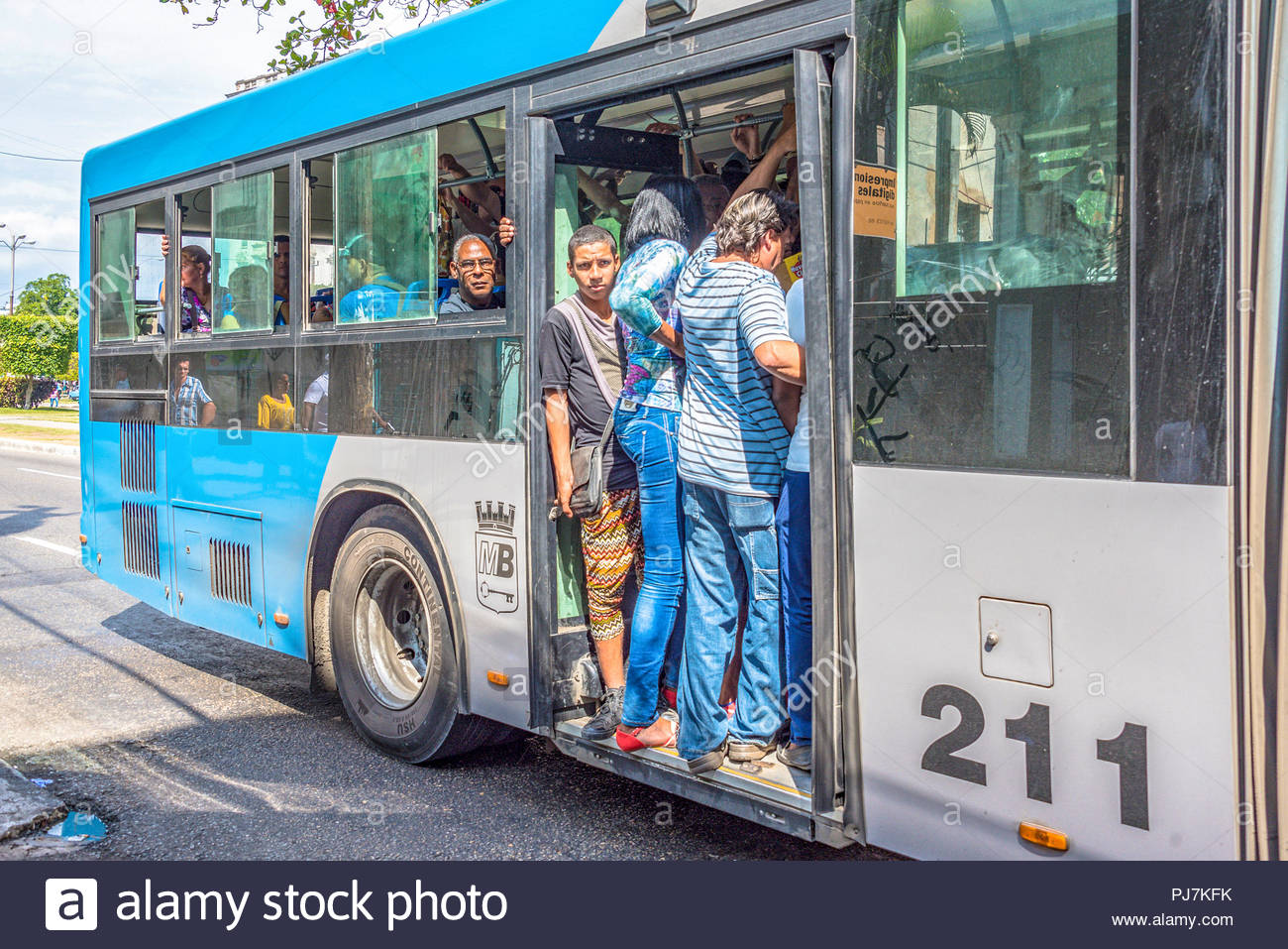 Crowded Public Transport Stock Photos & Crowded Public Transport Stock ...