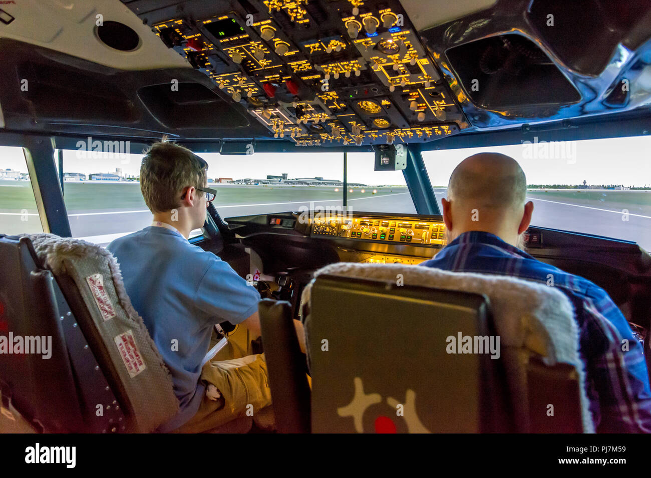 Aircraft cockpit simulator hi-res stock photography and images - Alamy