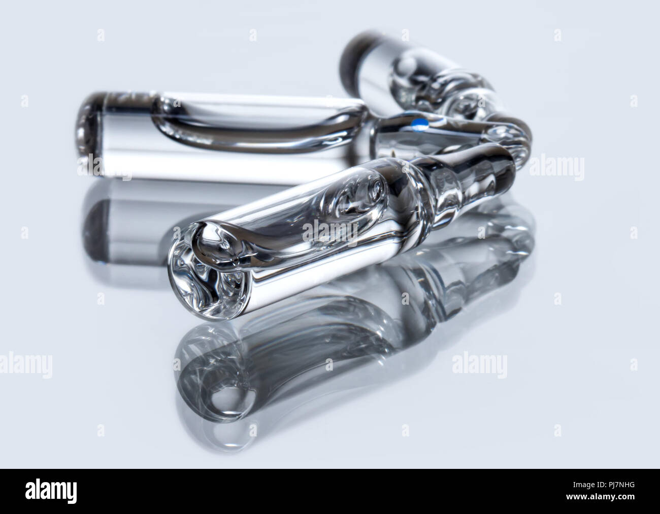 Medical ampule hi-res stock photography and images - Alamy