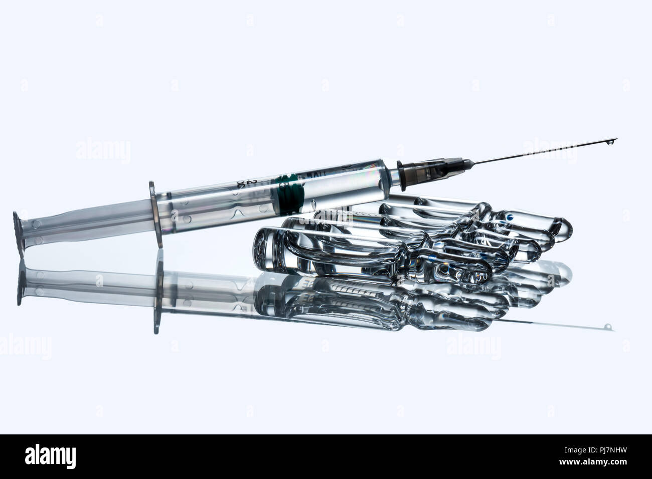 Medical syringe medicine ampoules hi-res stock photography and images ...