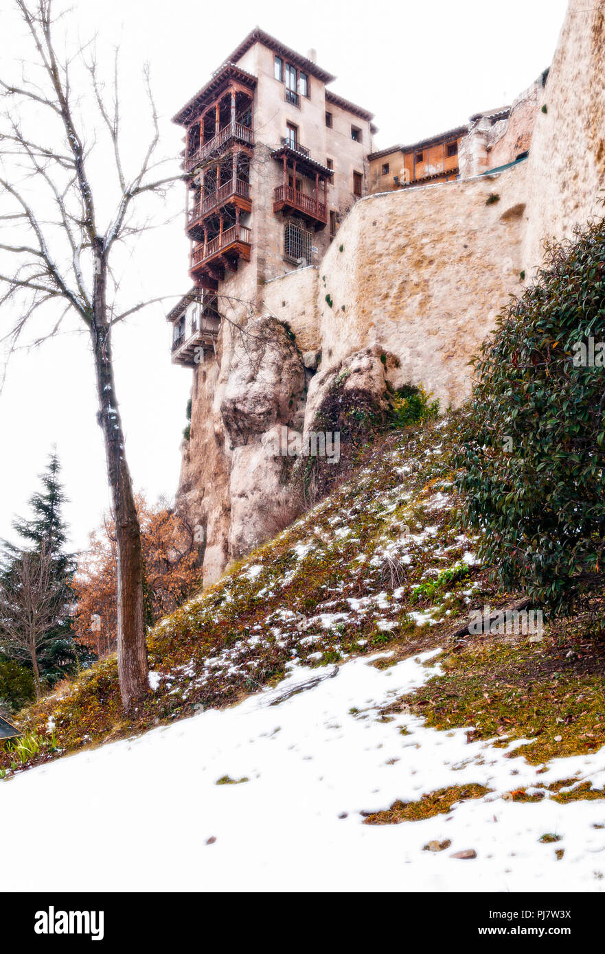 Casas colgadas hi-res stock photography and images - Alamy