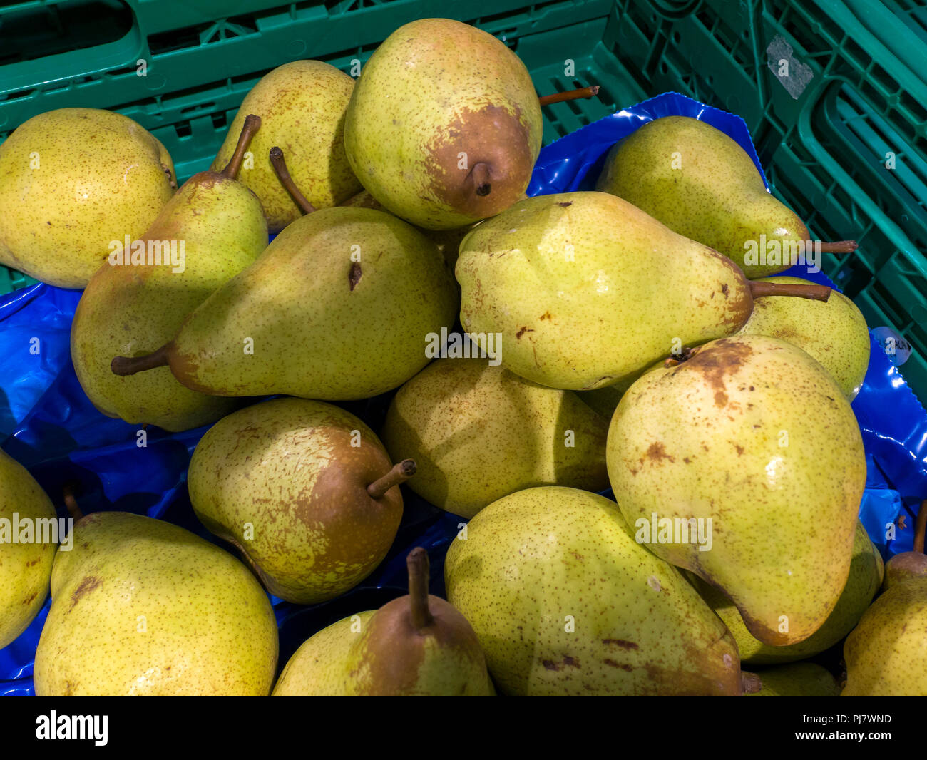 Peras hi-res stock photography and images - Alamy
