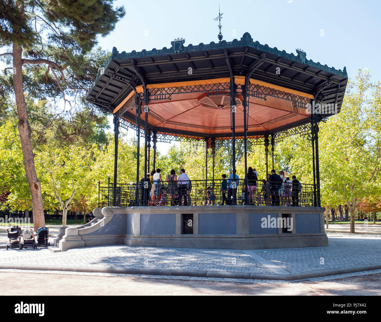 Kiosko. Madrid. España Stock Photo - Alamy