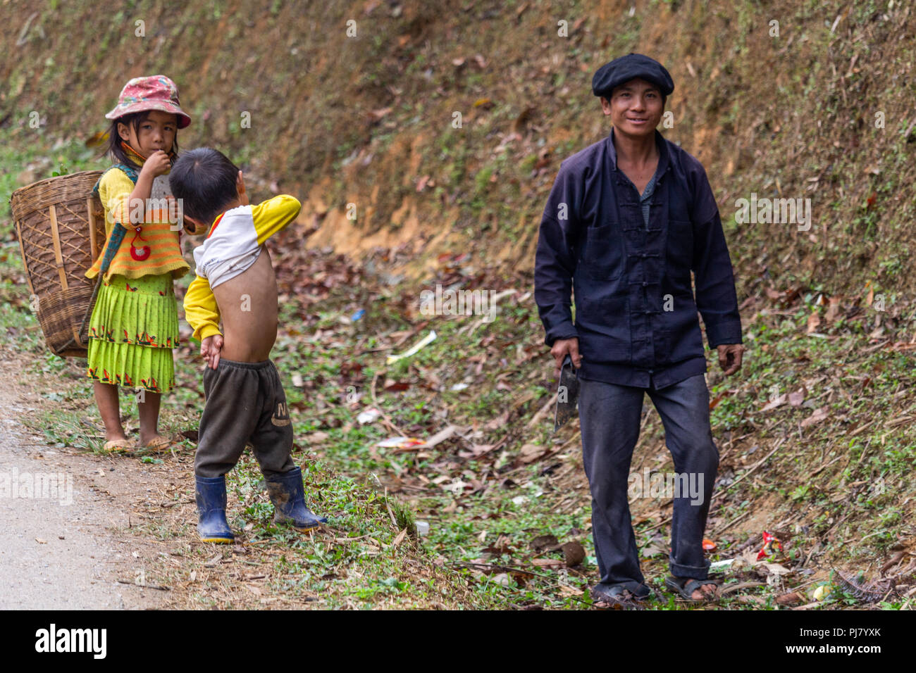 Asean people in traditional costume hi-res stock photography and images ...