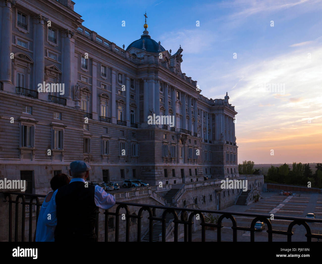 Atardecer ciudad hi-res stock photography and images - Alamy