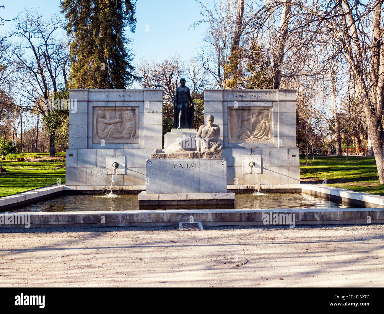 Estatua de Ramón y Cajal. Parque de El Retiro. Madrid. España Stock ...