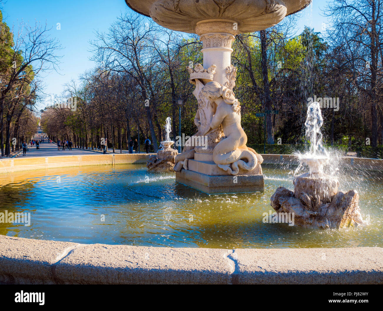 El parque fuente hi-res stock photography and images - Alamy