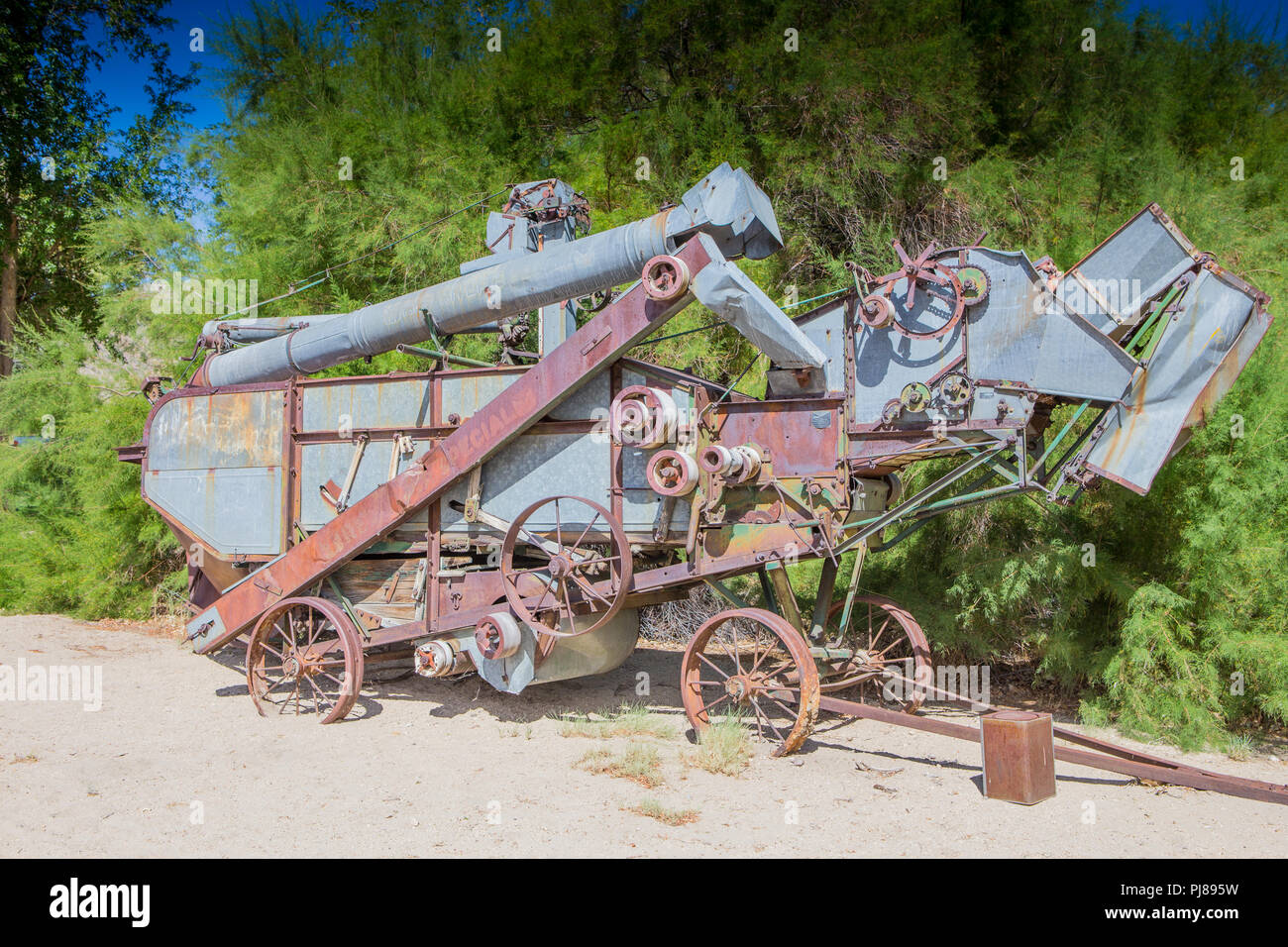 Vintage agricultural threshing machine hi-res stock photography and ...