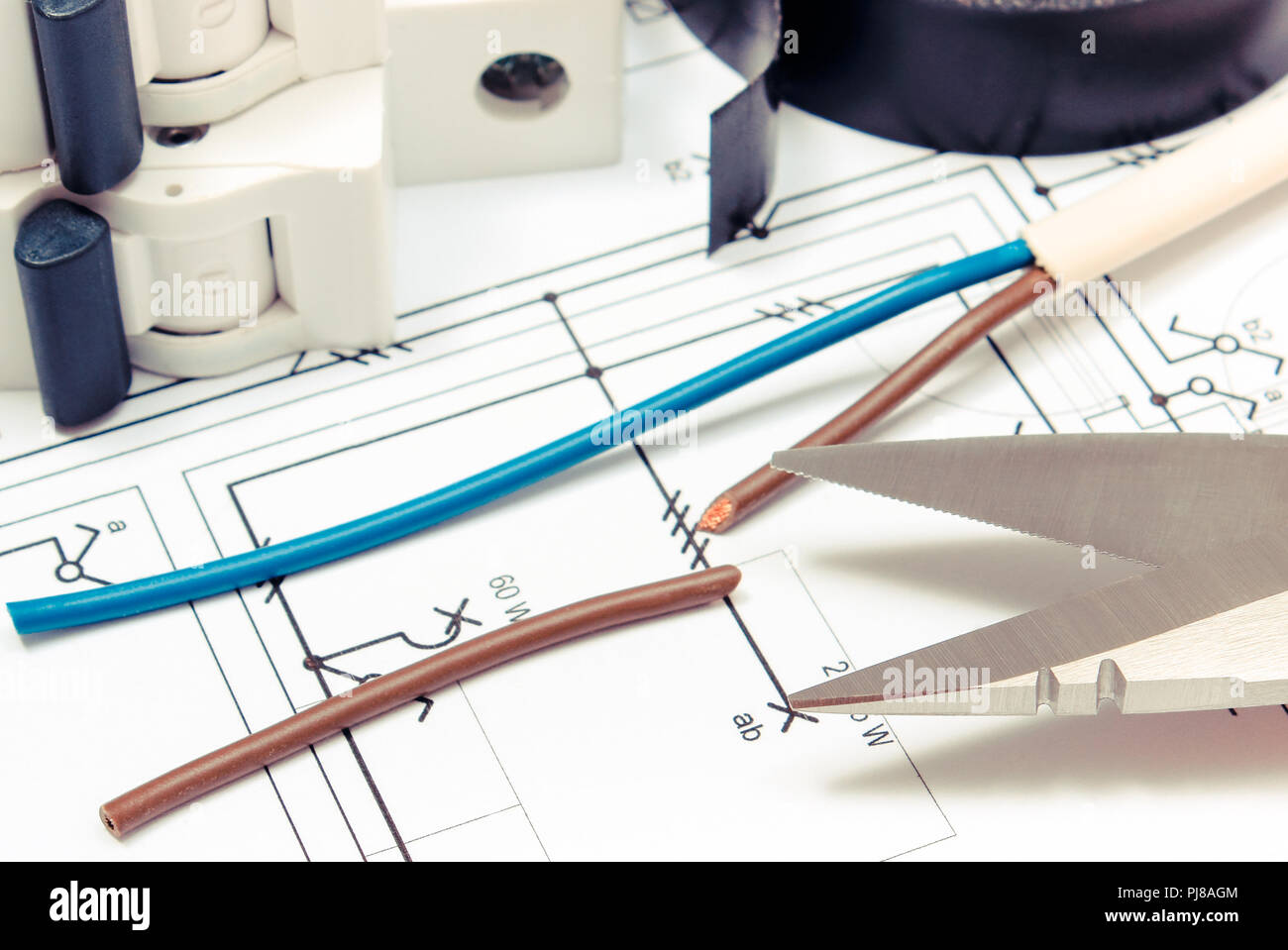 Fuse cable hi-res stock photography and images - Alamy