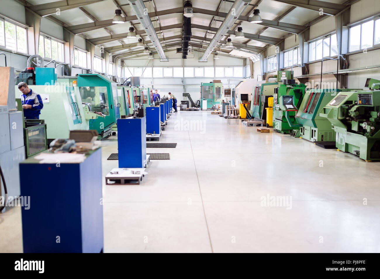 Modern cnc machines hi-res stock photography and images - Alamy
