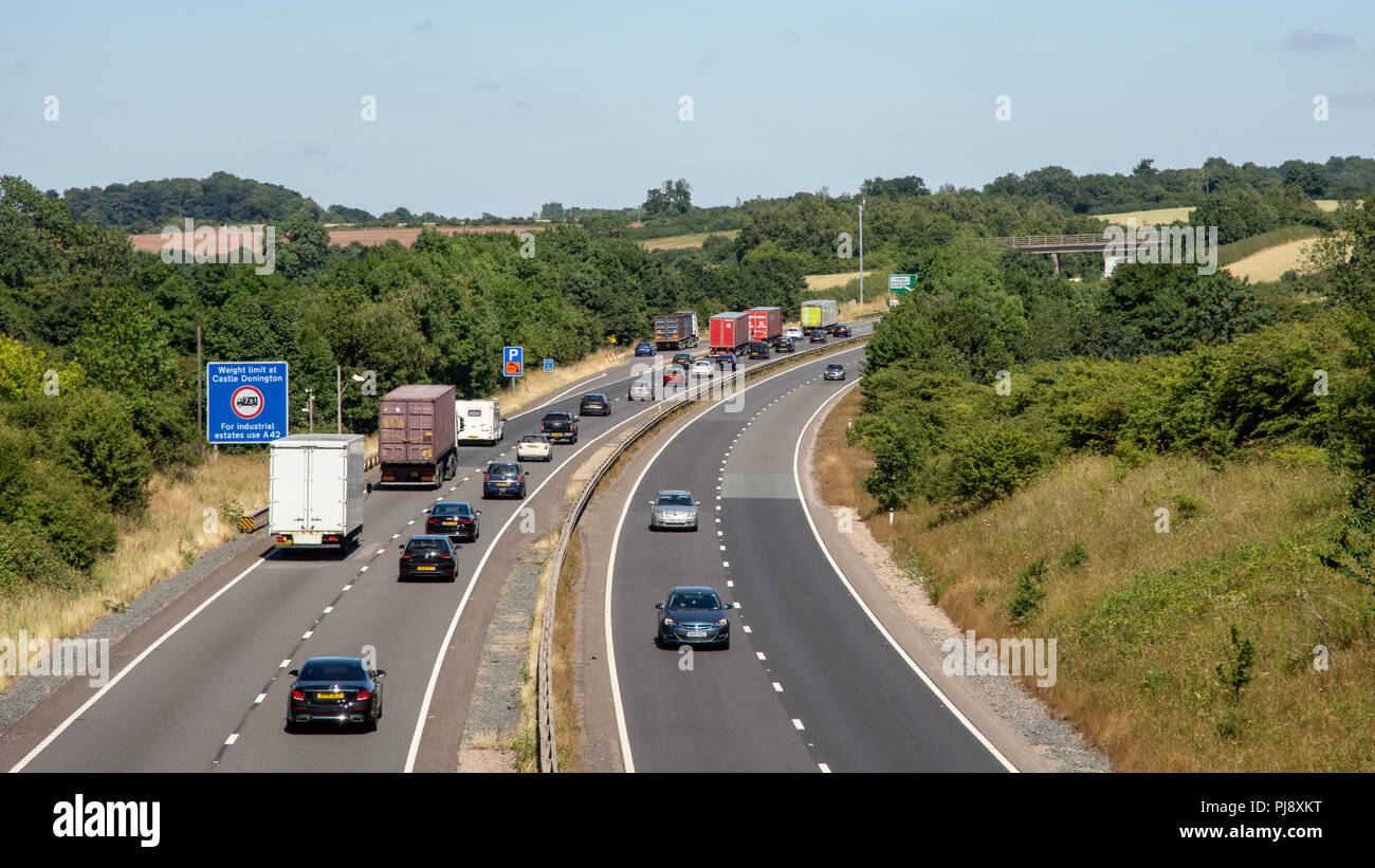 Dual carriageway road hi-res stock photography and images - Alamy
