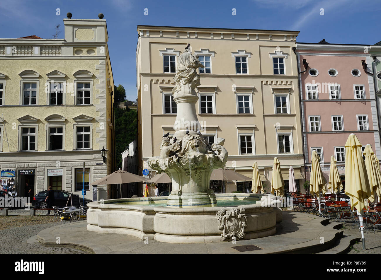 Wittelsbacherbrunnen, Residenzplatz, Altstadt, Passau, Bayern ...