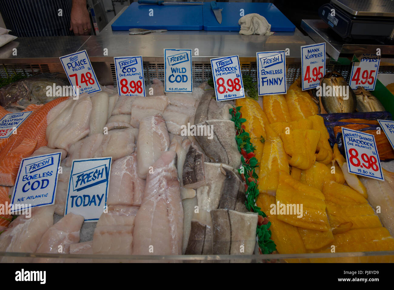 Fresh fish on sale at a fish market Stock Photo - Alamy