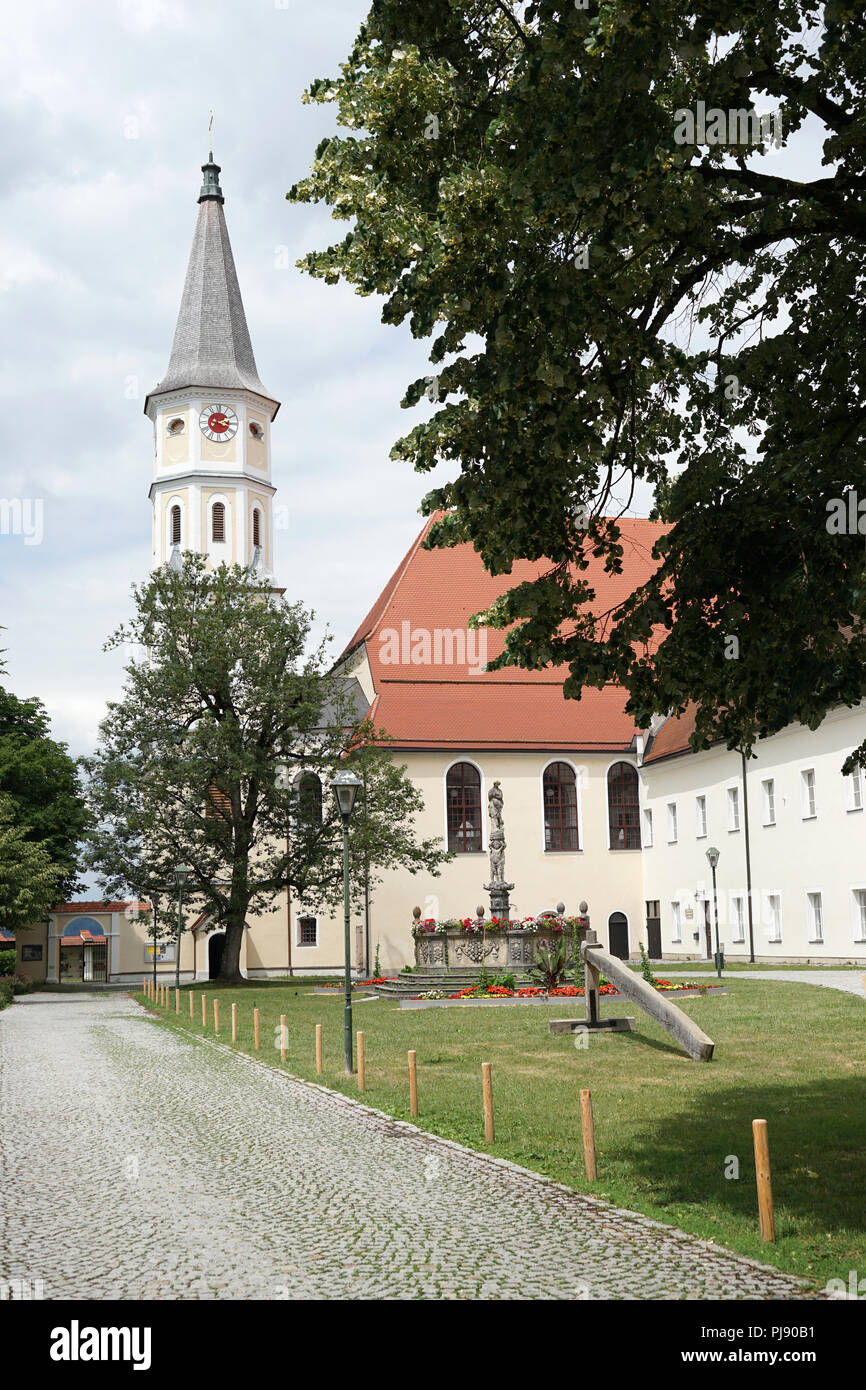 Pfarrkirche Braunau-Ranshofen, ehemalige Stiftskirche, Schloss ...