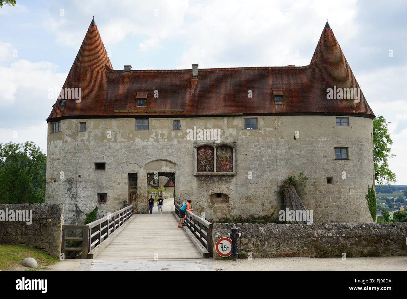 Burg burghausen in germany hi-res stock photography and images - Alamy