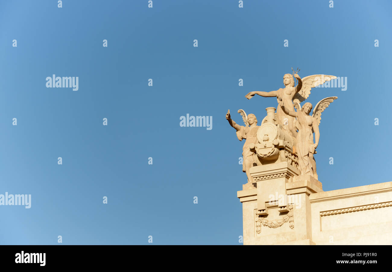 Elegant body sculpture hi-res stock photography and images - Alamy