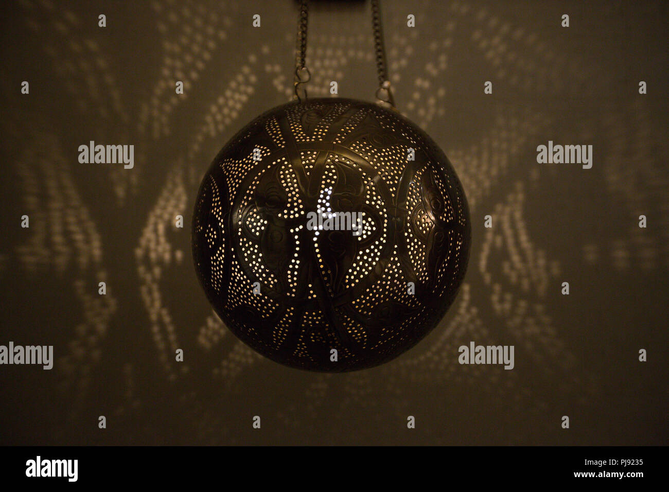 Islamic art patterns hi-res stock photography and images - Alamy