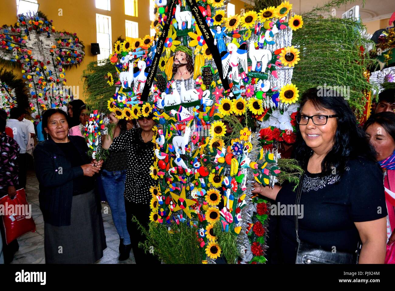 Feast of the Crosses -Virgen de la Candelaria - Carnival in HUARAZ ...