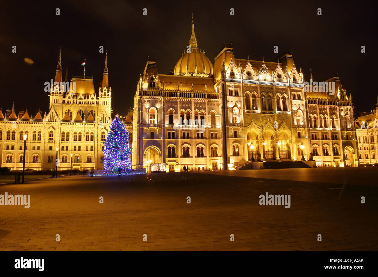 Budapest parilament hi-res stock photography and images - Alamy