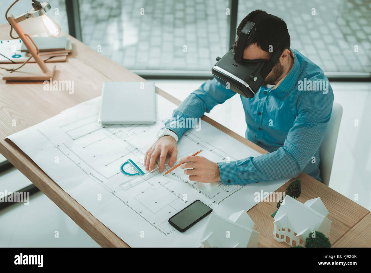 Man doing intelligent work hi-res stock photography and images - Alamy