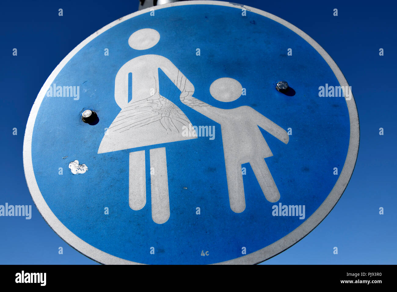 Road sign sidewalk, Verkehrsschild Gehweg Stock Photo - Alamy