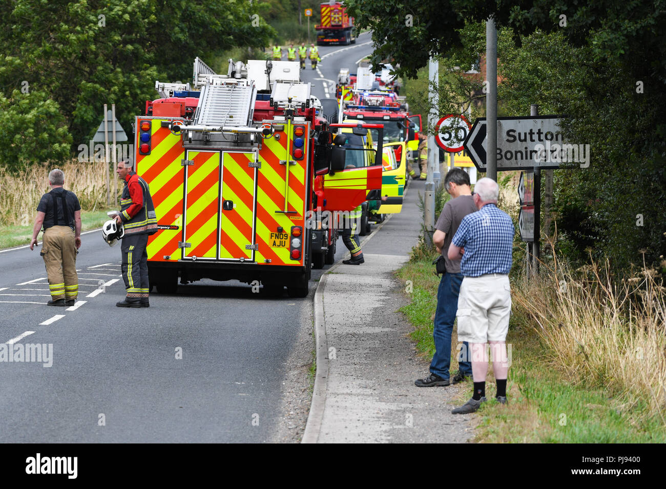 Emergency services fire hi-res stock photography and images - Alamy