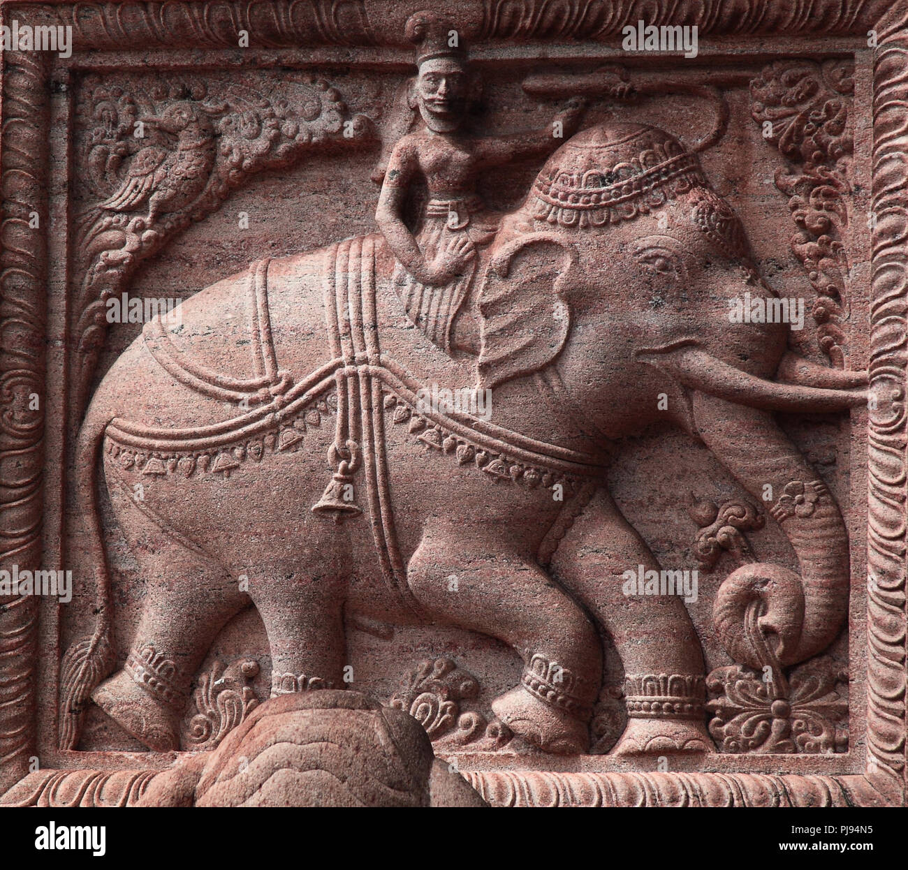 Sri lanka temple elephant carving hi-res stock photography and images ...