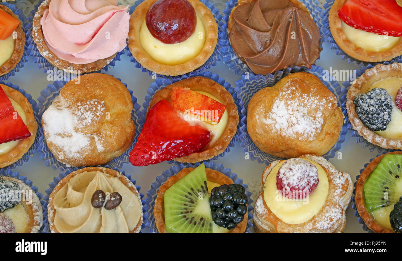 background of Delicious Pastine with fresh fruit and custard Stock ...