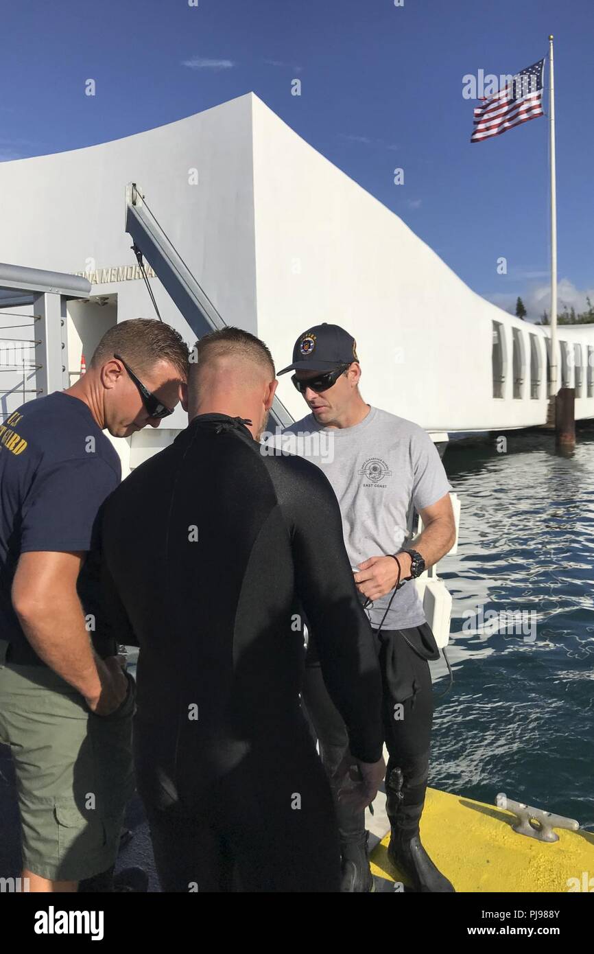 JOINT BASE PEARL HARBOR-HICKAM - Royal Australian Navy Officer in ...
