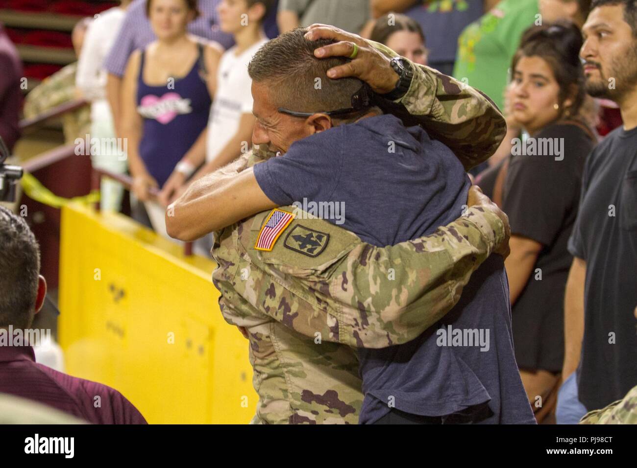 More than 400 Arizona Army National Guard Soldiers with 1st Battalion ...
