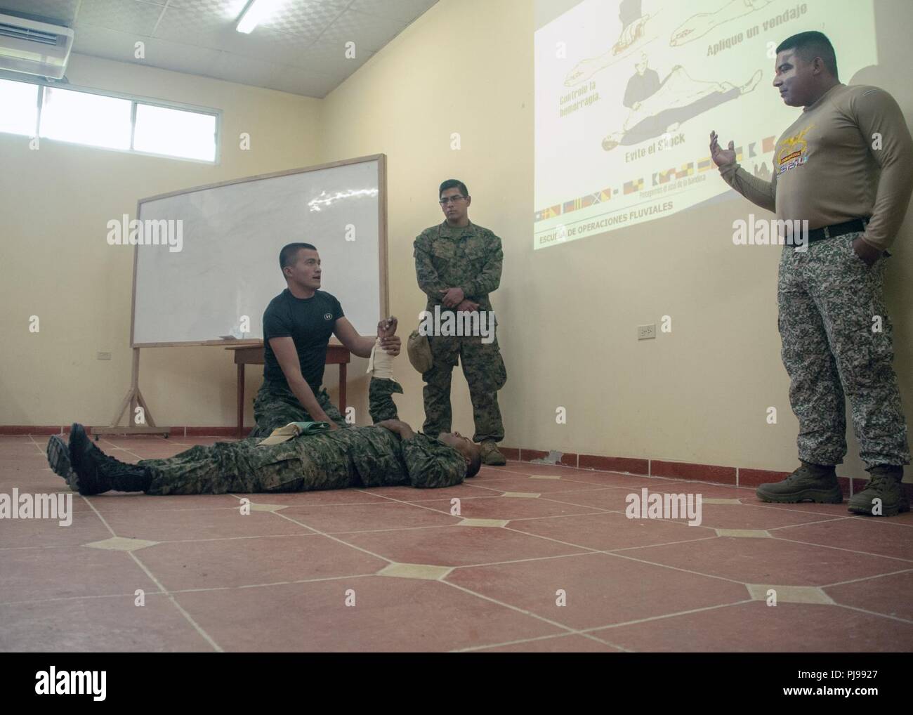 Colombian infantry hi-res stock photography and images - Alamy